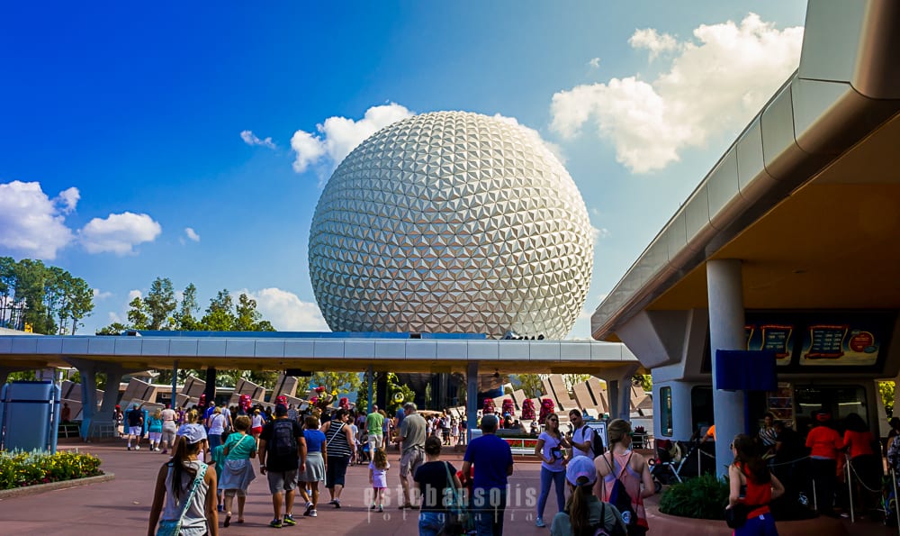 11 Essentials You Should Have With You In Walt Disney World Parks