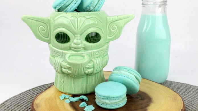 You Can Make Blue Milk Mando Macarons with this Star Wars Recipe!